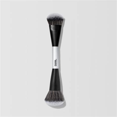 Кисточка для лица тона Makeup By Mario Surreal Foundation F4 Brush — ціна 1500 грн у каталозі