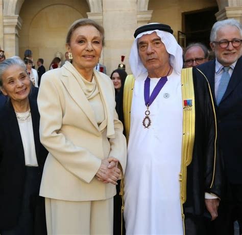 عکس لو رفته از فرح پهلوی در آغوش مرد عربتصوبر