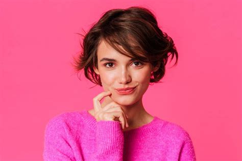 Feathered Bangs Are Back But In A More Perfect Way