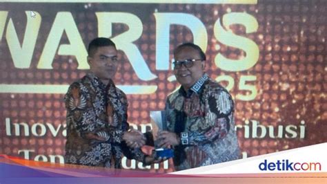 Hs Rokok Dapat Penghargaan Penyerap Pembina Tenaga Kerja Lokal