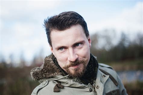 Безплатна снимка човек зима хора коса мъжки пролет сезон брада портретна фотография