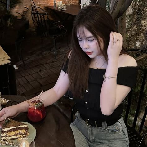 Mai Chi Mei Chee • Threads Say More