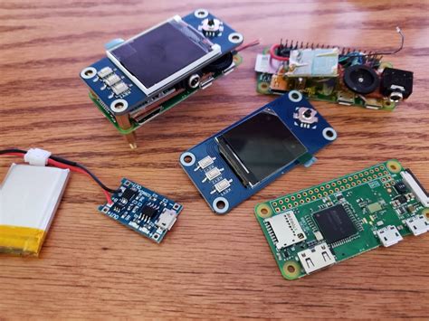 kieszonkowa konsola do gier retro diy na raspberry pi forbot