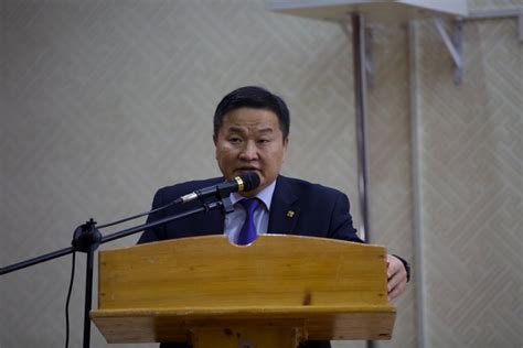 Ж Сүхбаатар Автобусны ашиглалтын хугацаа 10 жил байсныг 12 жил болгож уртасгаад явуулж байгаа