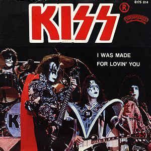 Sección Visual De Kiss I Was Made For Lovin You Vídeo Musical