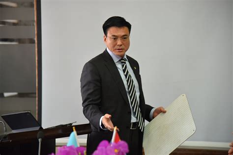 НИЙСЛЭЛИЙН ЗАСАГ ДАРГА С АМАРСАЙХАН ӨНӨӨДӨР ТЭЭВРИЙН ЦАГДААГИЙН АЛБАНЫ ҮЙЛ АЖИЛЛАГААТАЙ ТАНИЛЦЛАА