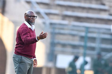Ushaye Isisoka U Komphela Ebuzwa Ngobudlelwano Nomokwena