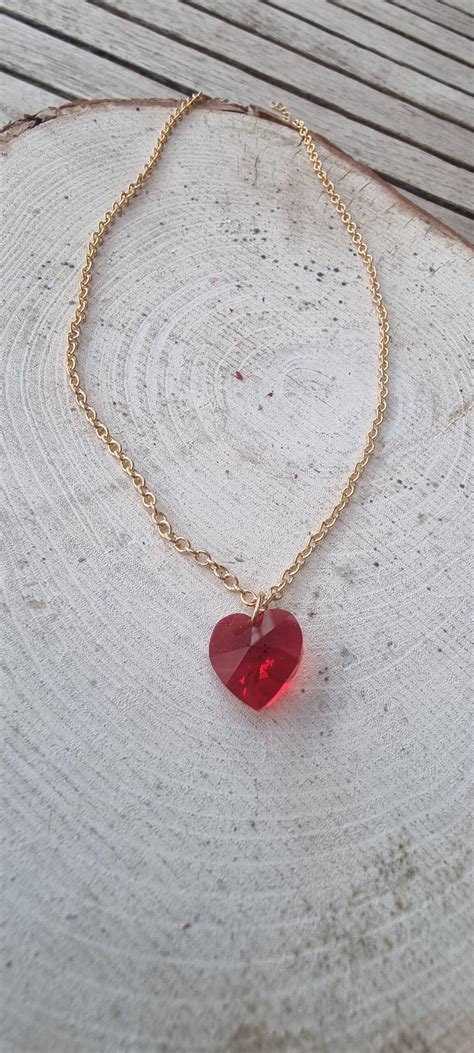 שרשרת אדומה מעצבת תכשיטים שרשרת לב שרשרת לב אדום לב אדום לב