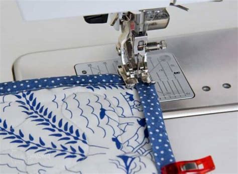 How To Bind A Quilt By Machine The Seasoned Homemaker