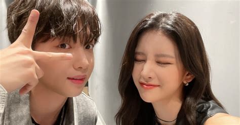 두 번째 세계 우주소녀 엑시 자작곡 웨이브로 무대 장악