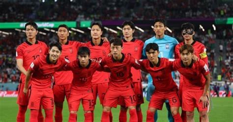 도하를 또 다시 붉은 물결로벤투호 브라질전도 빨간색 유니폼 카타르 현장