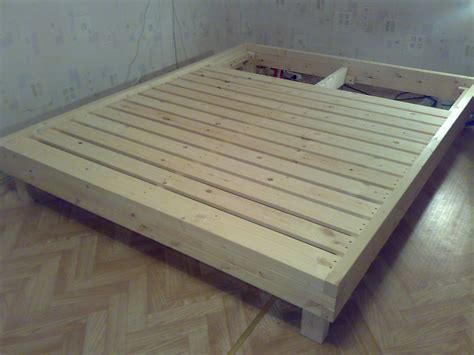 Кровать своими руками из дерева: самый простой способ (+24 фото)