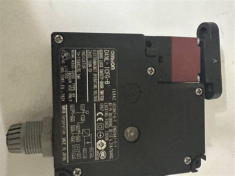 Omron D4nl 1cfg B Guard Lock Safety Door Switch 24vdc D4nl Series With