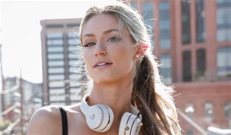 Broncos Cheerleader Berkleigh Wright Shares Swimsuit Photo Since