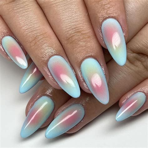 20 Short Almond Shaped Nail Designs That Are So On Trend For 2024