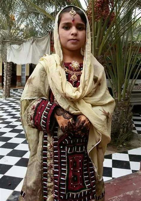 لباس بلوچی دخترانه؛ لباس های با ارزش و زیبای سنتی ستاره