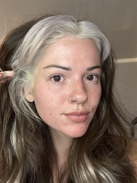 Heres A Selfie With No Lash Extensions Definitely Prefer The Extensions Sexy