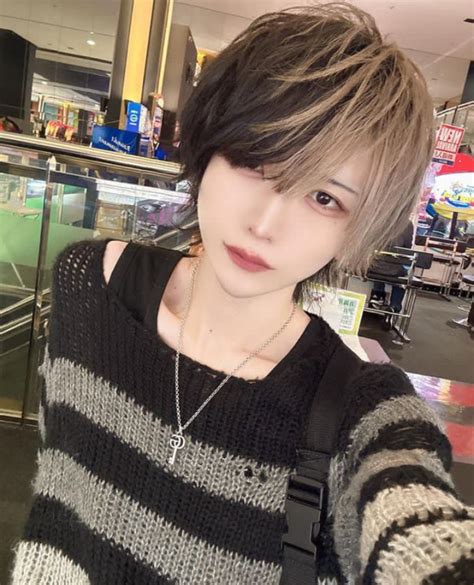 ولی آدم اگه یه دوست دختر اینجوری داشته باشه دیگه هیچی از دنیا نمیخواد قبول دارید؟