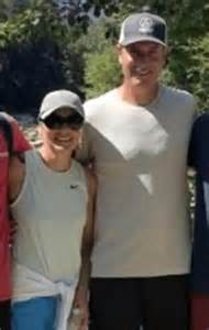 Escándalo En El Show De Coldplay Andy Byron Reapareció Junto A Su Esposa Infobae