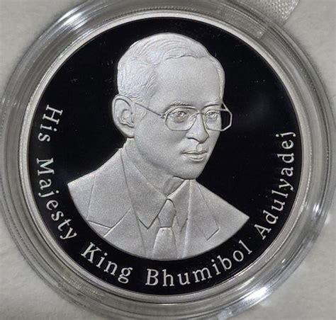 เหรียญเงินขัดเงา 200 บาท Ennxo