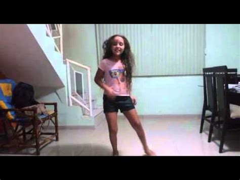 Raissa Nunes Dançando A Musica Na Batida Youtube