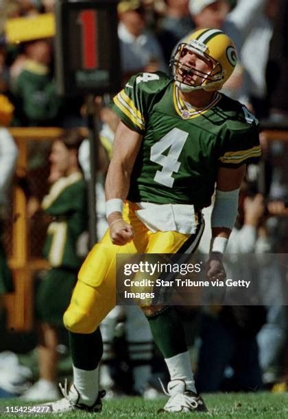 26 Brett Favre Bart Starr Photos And High Res Pictures Getty Images