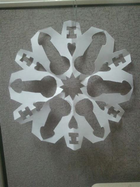 Penisnowflake Christmas Wrapping Diy Snowflake Template Snowflake Cutouts
