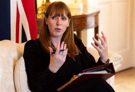 معاون نخست وزیر انگلیس به حمایت خود از اوکراین ادامه خواهیم داد، حتی