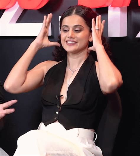Taapsee Pannu Rbollyarm