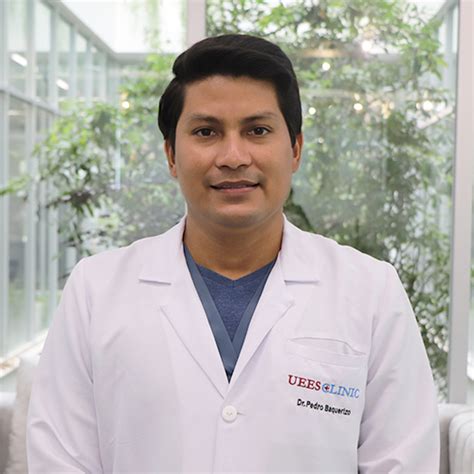 Dr Pedro Baquerizo Ueesclinic