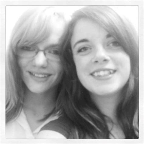 Hannah Syson Is Fundraising For Cancer Research Uk