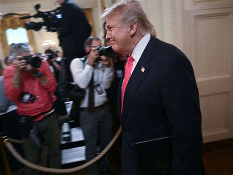 Trumps Approval Rating Sinks To Lowest Point Of His Second Term New
