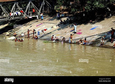 People Bathing On Ghats Of Hooghly River In Calcutta West Bengal India Asia Stock Photo Alamy