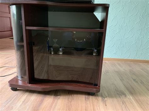 Тумбочка під телевізор на колесах 2 000 грн Меблі для вітальні Ковель на Olx