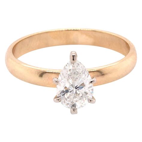Oval Diamond Engagement Ring 14 Karat Yellow Gold Diamond Ring For Sale