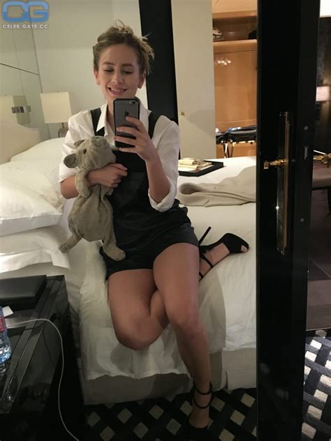 Dylan Penn Nude Pictures Onlyfans Leaks Playboy Photos Sex Scene Uncensored