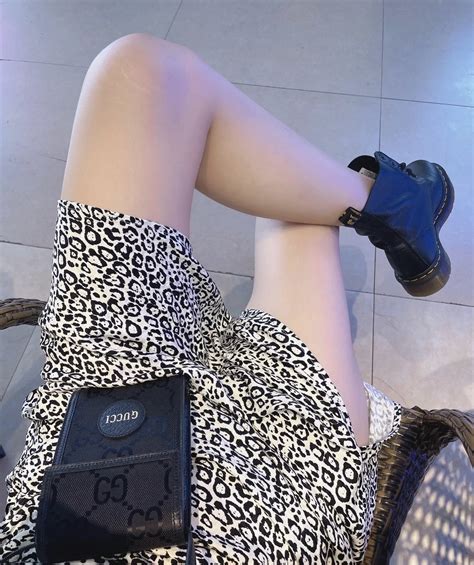 Zhang Zhi Mo On Twitter 今天让我再放肆放肆，迎接魔鬼大四段🤏🏻🤏🏻🤏🏻 私信问题超我能力范围的，我也解答不了，我看有9个问空姐面试妆容的，我可以再介绍几句： 妆容