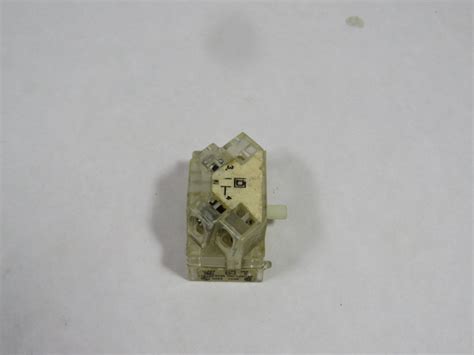Square D 9001 Ka2 Series H Pushbutton Contact Block 1no 250v Used