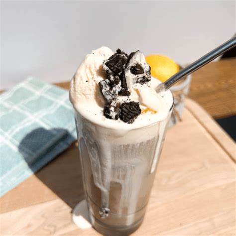 How To Make An Oreo Cookie Flavored Iced Coffee Latte Joy