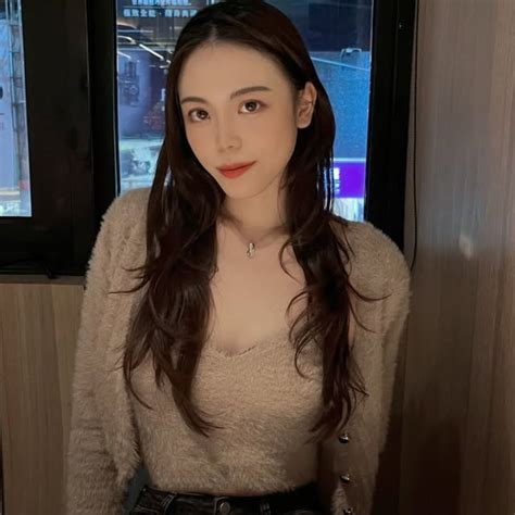 Yani Threads Say More