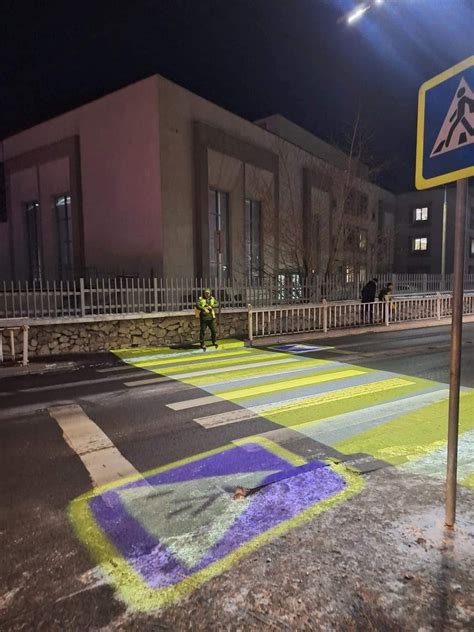 Гэрэлтдэг гарцуудыг ашиглалтад орууллаа