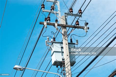 태국지저분한 전기 케이블 케이블 혼란 세트의 많은 라인 광섬유 기술 야외 야외 0명에 대한 스톡 사진 및 기타 이미지 0명 권위 기둥 Istock