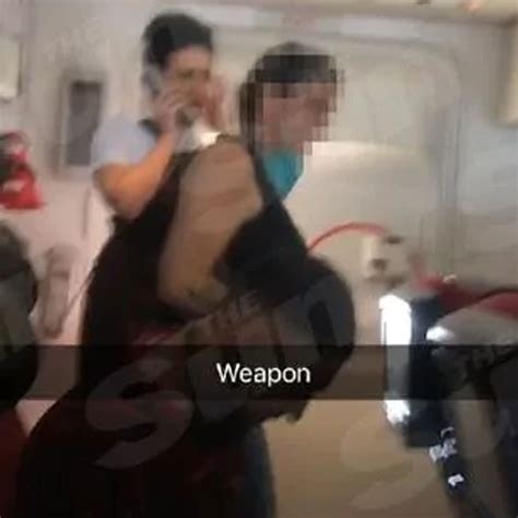 La descubrieron teniendo sexo en el baño del avión y la línea aérea tomó una drástica decisión