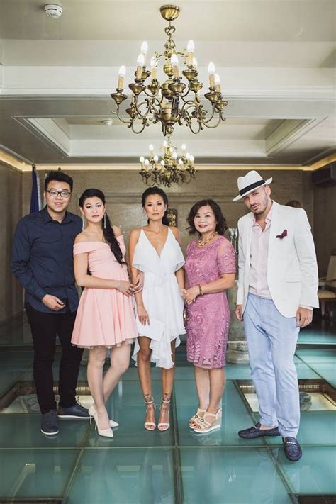 СЕНЗАЦИЯ В ПИК Тошо Тошев ожени най малкия си син ето коя е щастливката МНОГО СНИМКИ