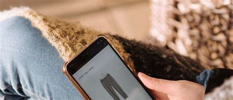 Suka Main Hp Di Toilet Ternyata Risikonya Banyak Guesehat