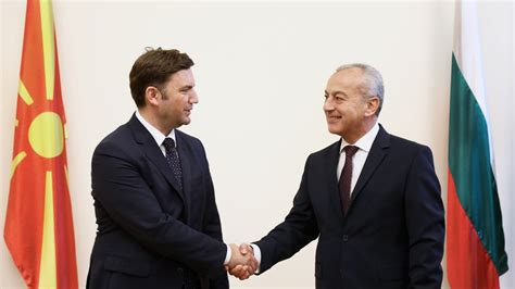 Премиерът Гълъб Донев България и РС Македония е важно да следват положителния дневен ред в