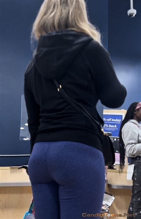 Tight Legging Bubble Butt Blondie Ass Sexycandidgirls