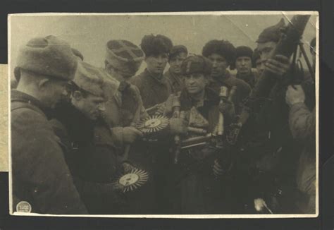 Партизаны 5-й Ленинградской партизанской бригады командиров К. Д ...