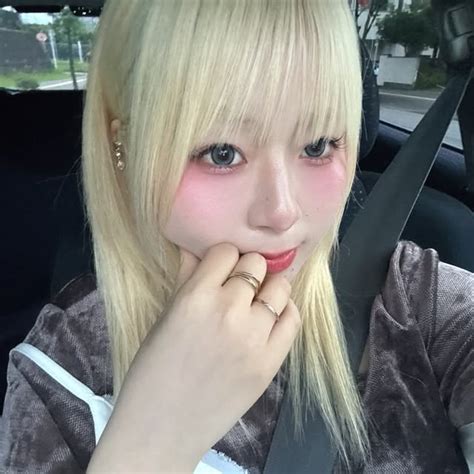 桑野優莉亜 Yu Ria09 • Threads Say More
