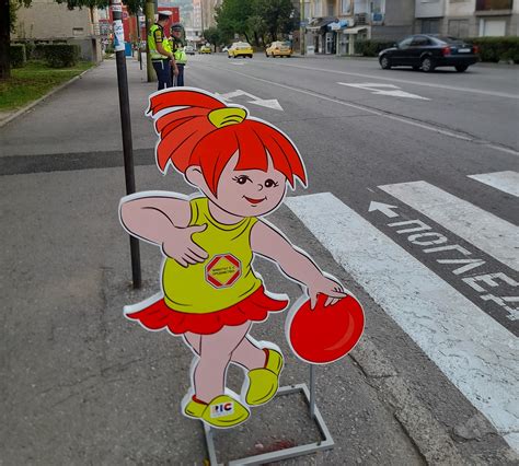 Кола удари 8 годишно дете на пешеходна пътека в Габрово Gabrovo News